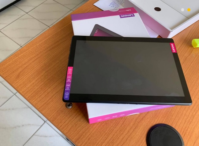 Ελευσίνα: Δωρεάν tablets σε μαθητές από το Δήμο για την τηλεκπαίδευση ...