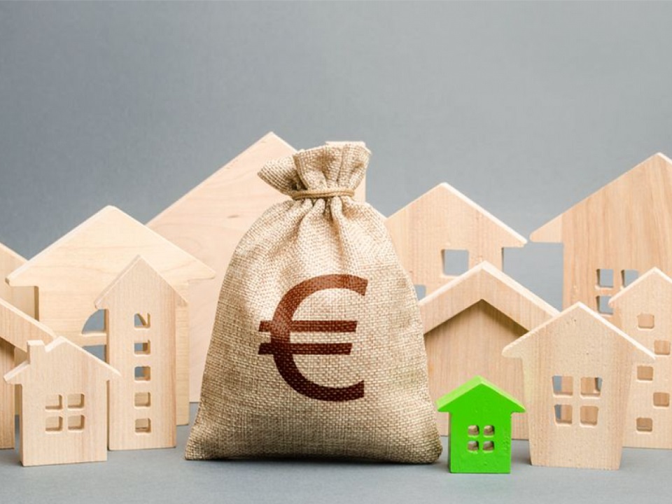 Σε μείωση των δημοτικών τελών για κατοικίες και καταστήματα προχωρά ο ...