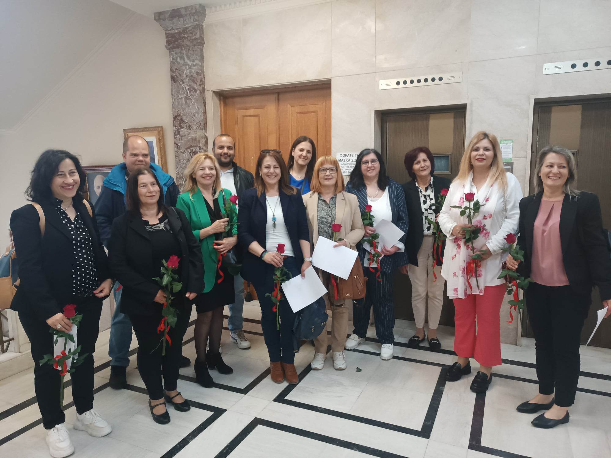 Ορκίστηκαν οι πρώτοι 9 υπάλληλοι του προγράμματος «Βοήθεια στο Σπίτι ...