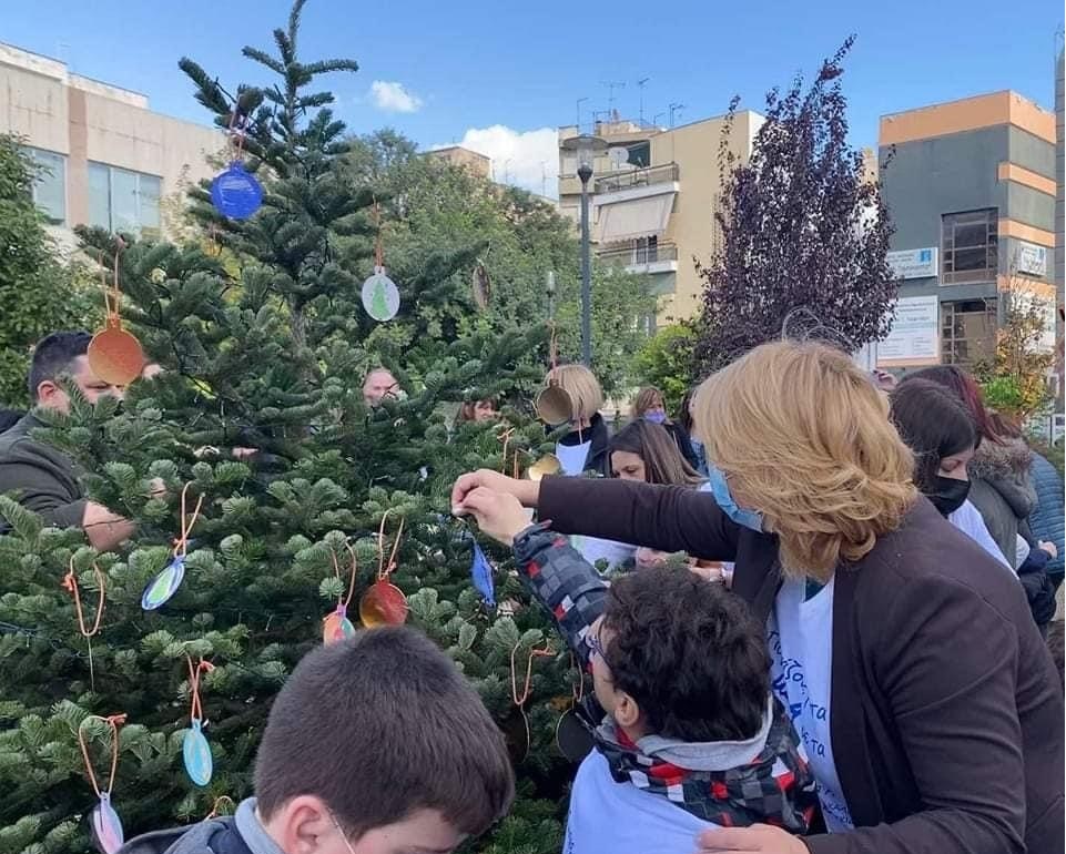 Χαλκίδα: Στολίζεται σήμερα το Χριστουγεννιάτικο «Δέντρο της Αποδοχής ...