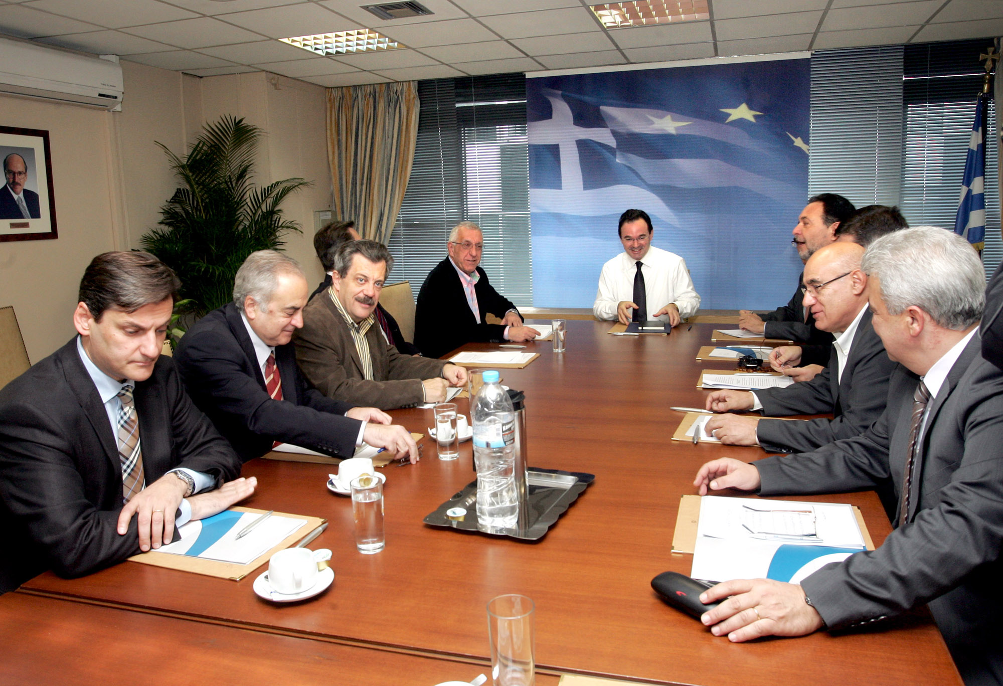 Συνάντηση της Εκτελεστικής Επιτροπής της ΚΕΔΚΕ με τον υπουργό ...