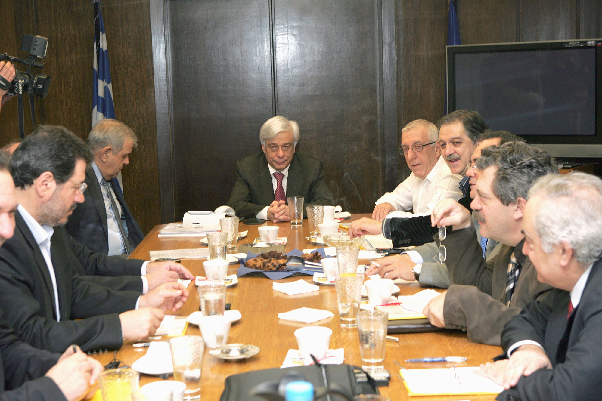 Συνάντηση αντιπροσωπείας της ΚΕΔΚΕ με τον υπουργό Εσωτερικών Π ...