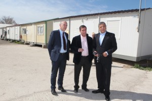 Ο Πρόεδρος της ΚΕΔΕ Γ. Πατούλης και ο Δήμαρχος Αθηναίων Γ.Καμίνης ...