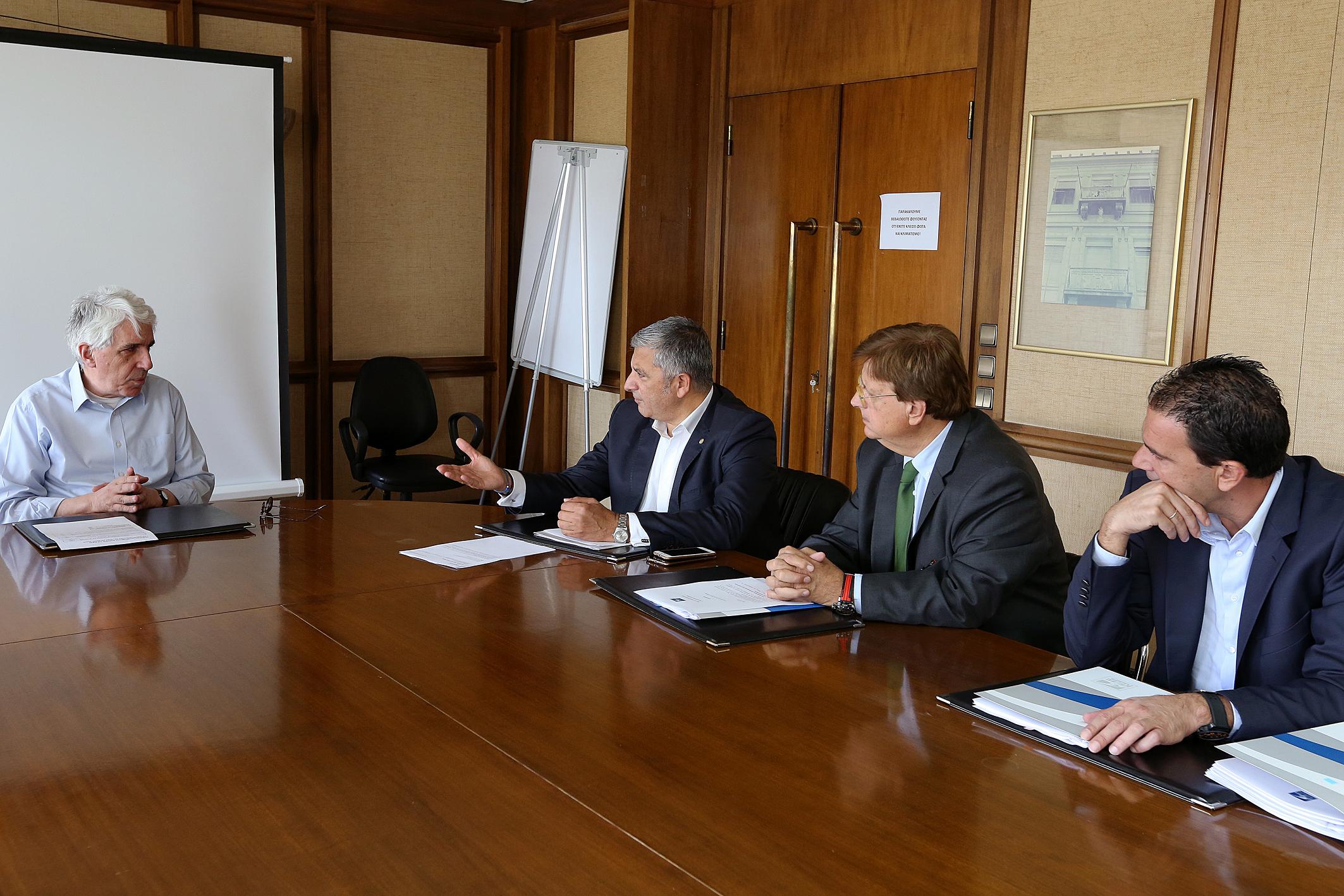 Συνάντηση του Προέδρου της ΚΕΔΕ Γ. Πατούλη με τον υπουργό Δικαιοσύνης Ν ...