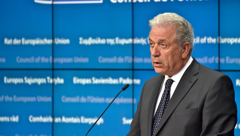 Δ. Αβραμόπουλος: Πρόστιμο 250.000 ευρώ ανά αιτούντα άσυλο στις χώρες ...